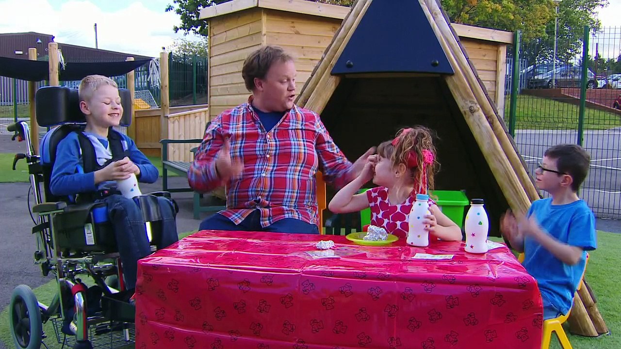 cBeebies Children Cartoon . Something Special . s10e19 . Recycling ...