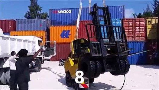 Heavy Equipment Top 10 Shocking Forklift Accidents Caught On Tape 2016 ...