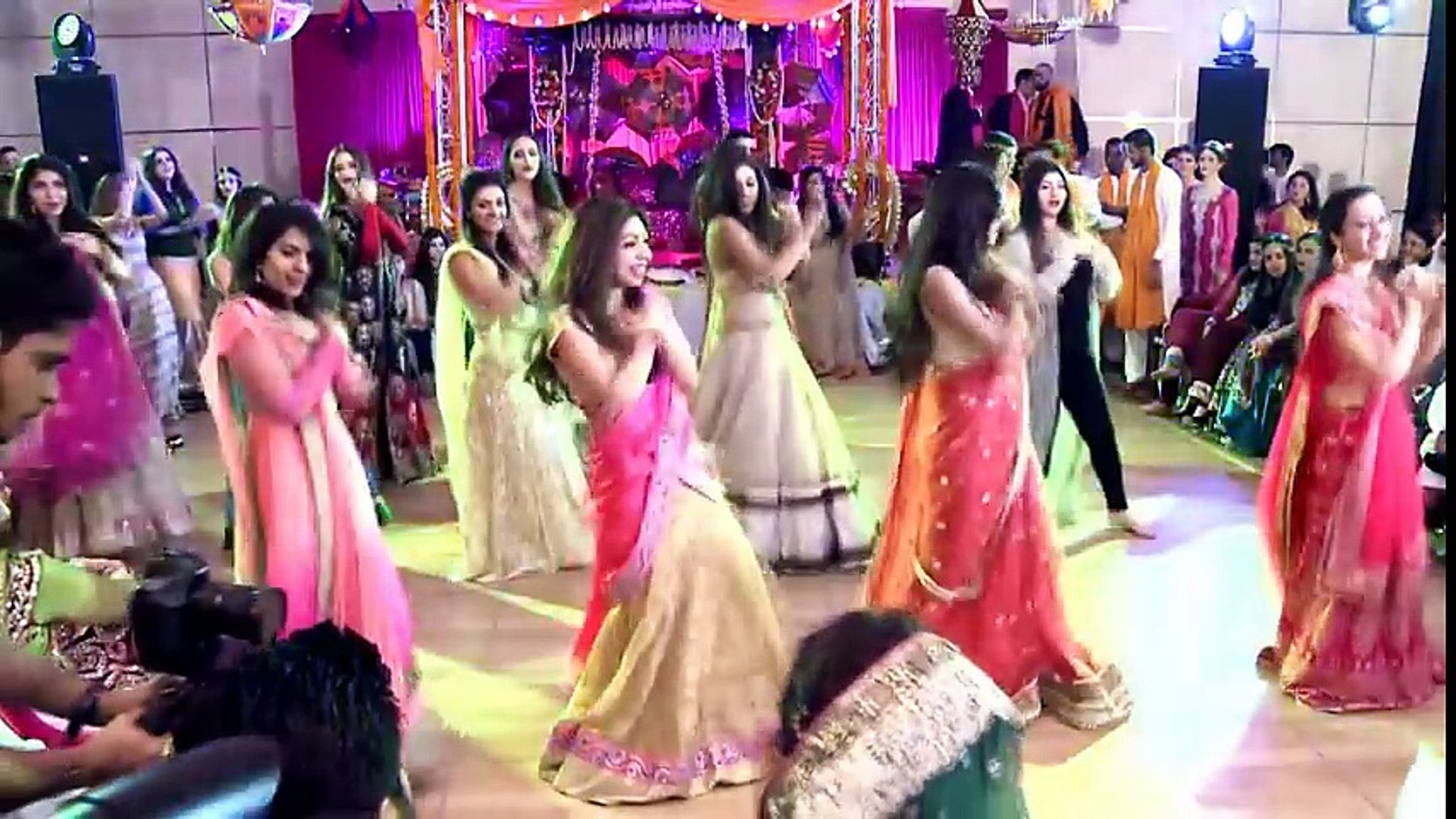 Wedding Dance Pakistani Girls Pin By Mahrukh Khan On Jewellry Design