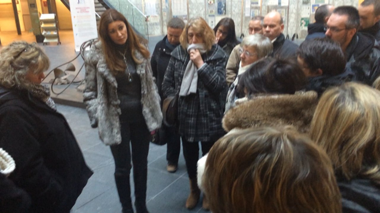 Les ex-salariés de Koyo-Moult et leur avocate Élise Brand - Vidéo ...