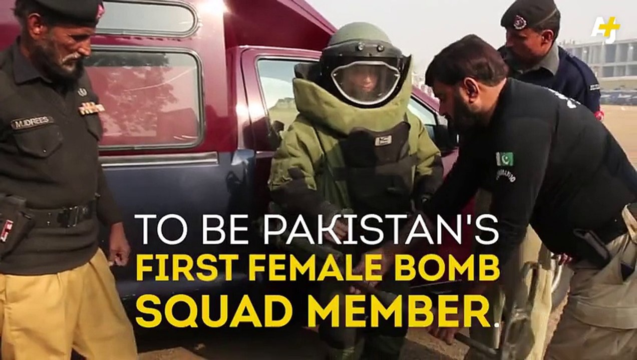 Pakistan's first female bomb-disposal officer, is breaking down gender ...