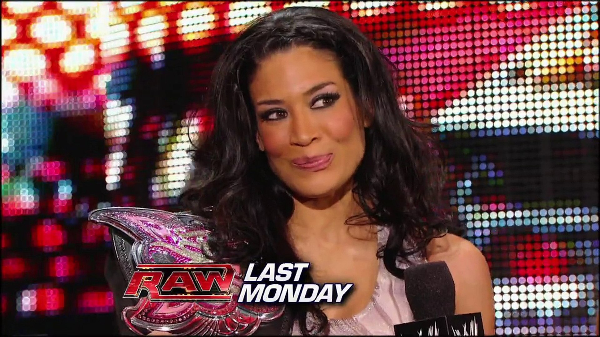 Michelle Mccool Y Kelly Kelly Caliente