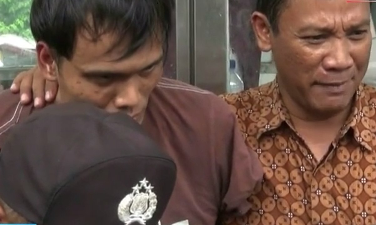 Copet Ditangkap Saat Ambil HP Peserta Aksi 313 - Video Dailymotion