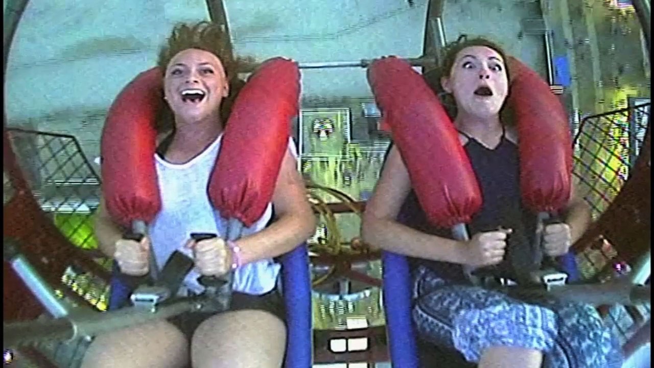 Girl Freaks Out On Slingshot Ride - video Dailymotion