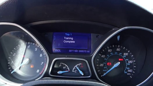 Ford Focus LOW TIRE PRESSURE Light How to train TPMS on Focus mk3 2012 ...