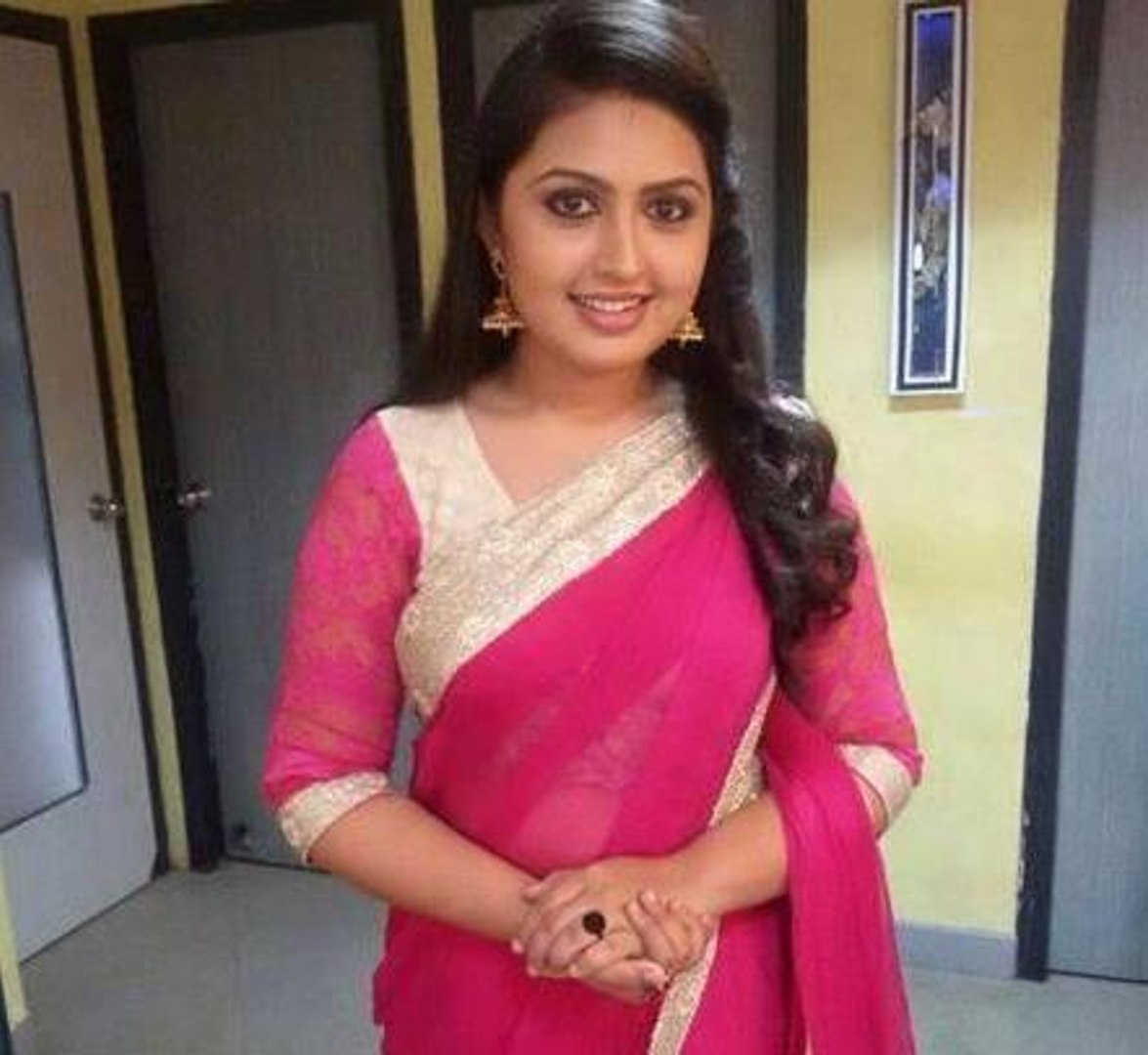 Malayalam Tv Anchor Meera