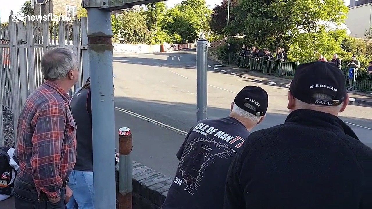 Motorcyclist suffers impressive crash during Isle of Man TT race ...