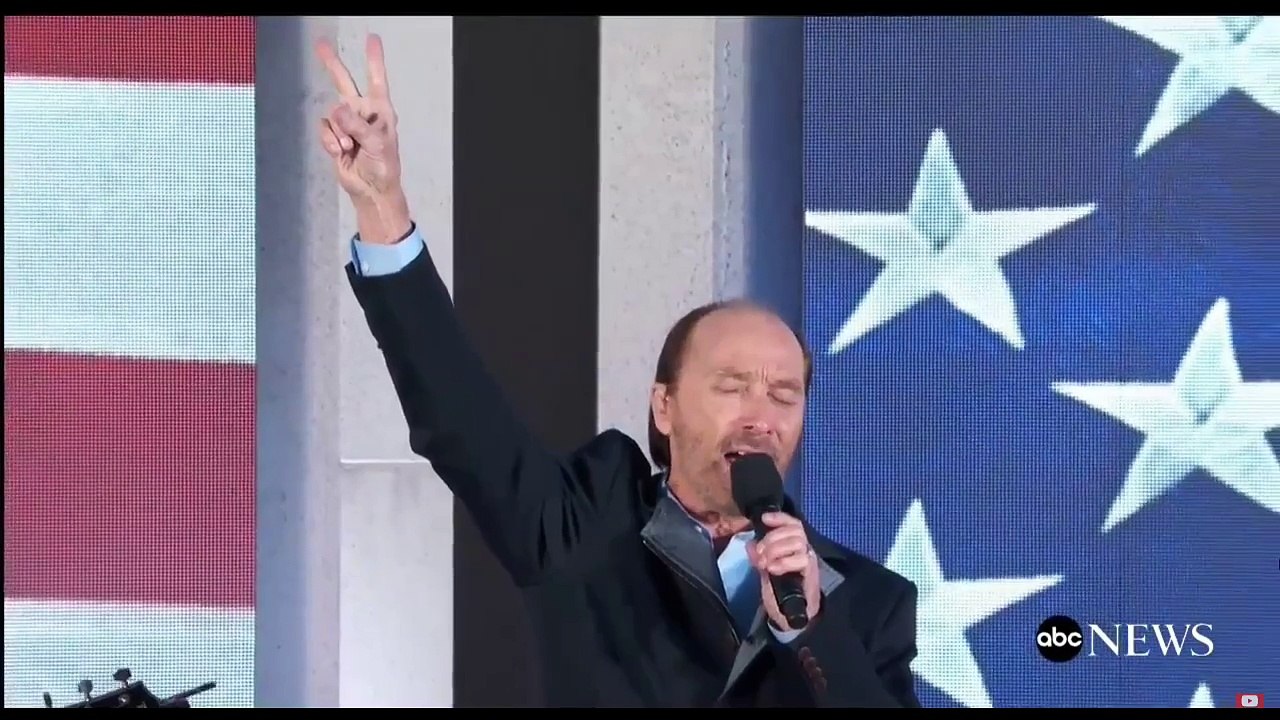Lee Greenwood gives Epic Performance of God Bless the USA at Trumps ...