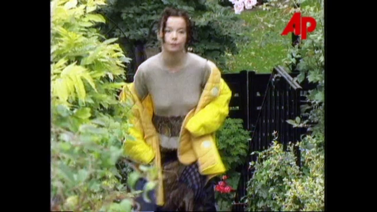Björk, statement to the press about her stalker. London, September 18 ...