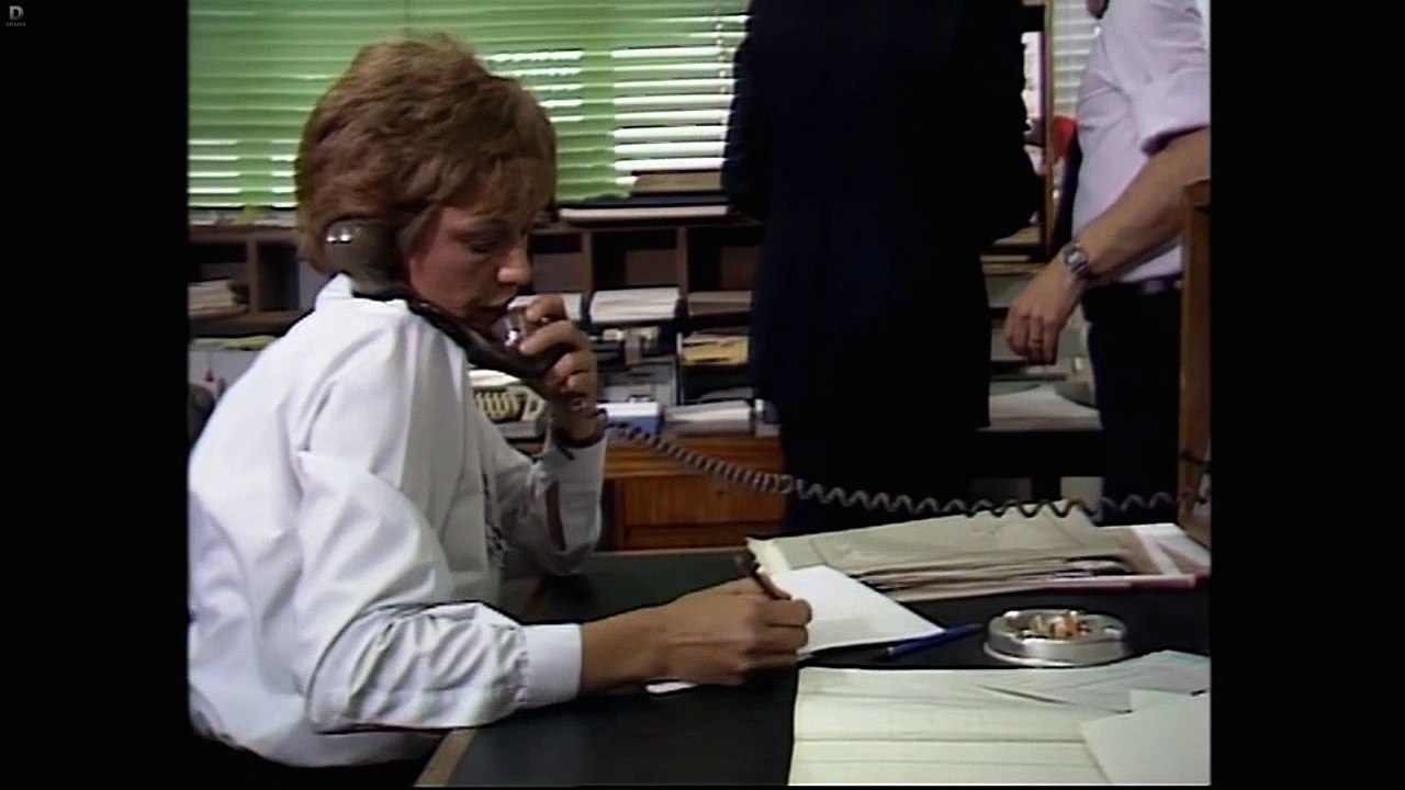 The Bill Series 1 Episode 1 - Funny Ol' Business - Cops and Robbers ...