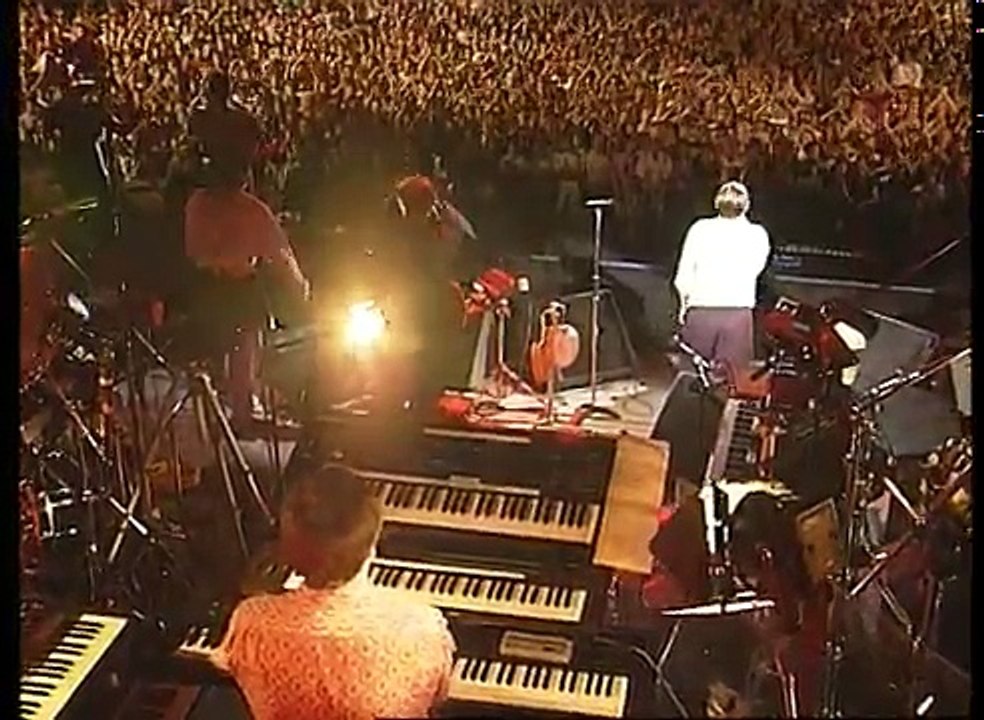 Phil Collins Take me Home (live 1990) Chester Thompson Drum cam - video ...