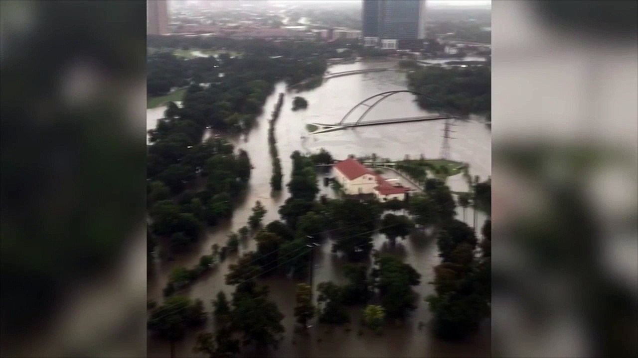Houston entièrement inondée après le passage de l'ouragan Harvey au Texas ! - Vidéo Dailymotion