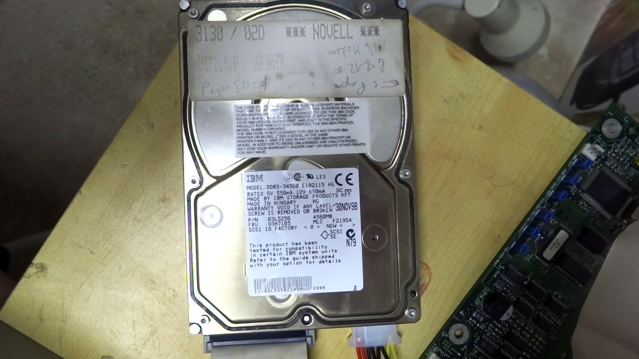 Disque dur IBM DDRS 34560 - Vidéo Dailymotion