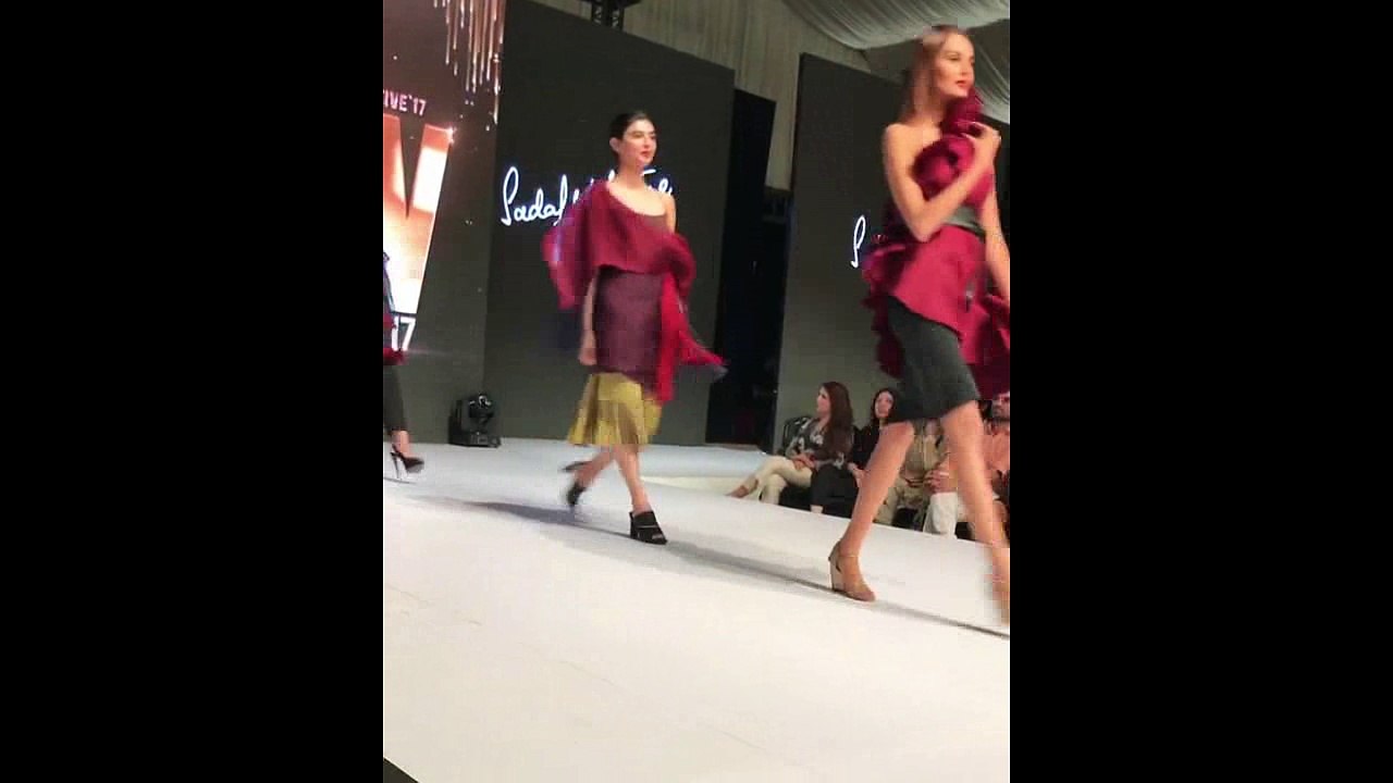 Models on ramp in Karachi at FPW 2017 Day 2 - video Dailymotion