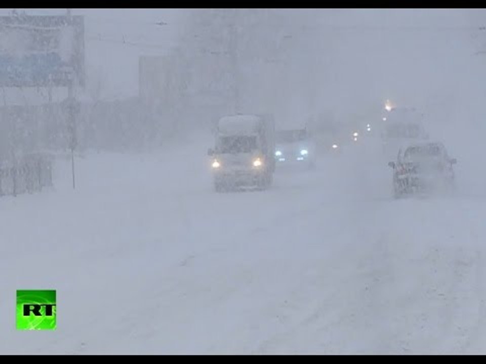 Freak Russian blizzard: Mad snow storm swallows cities in Far East ...