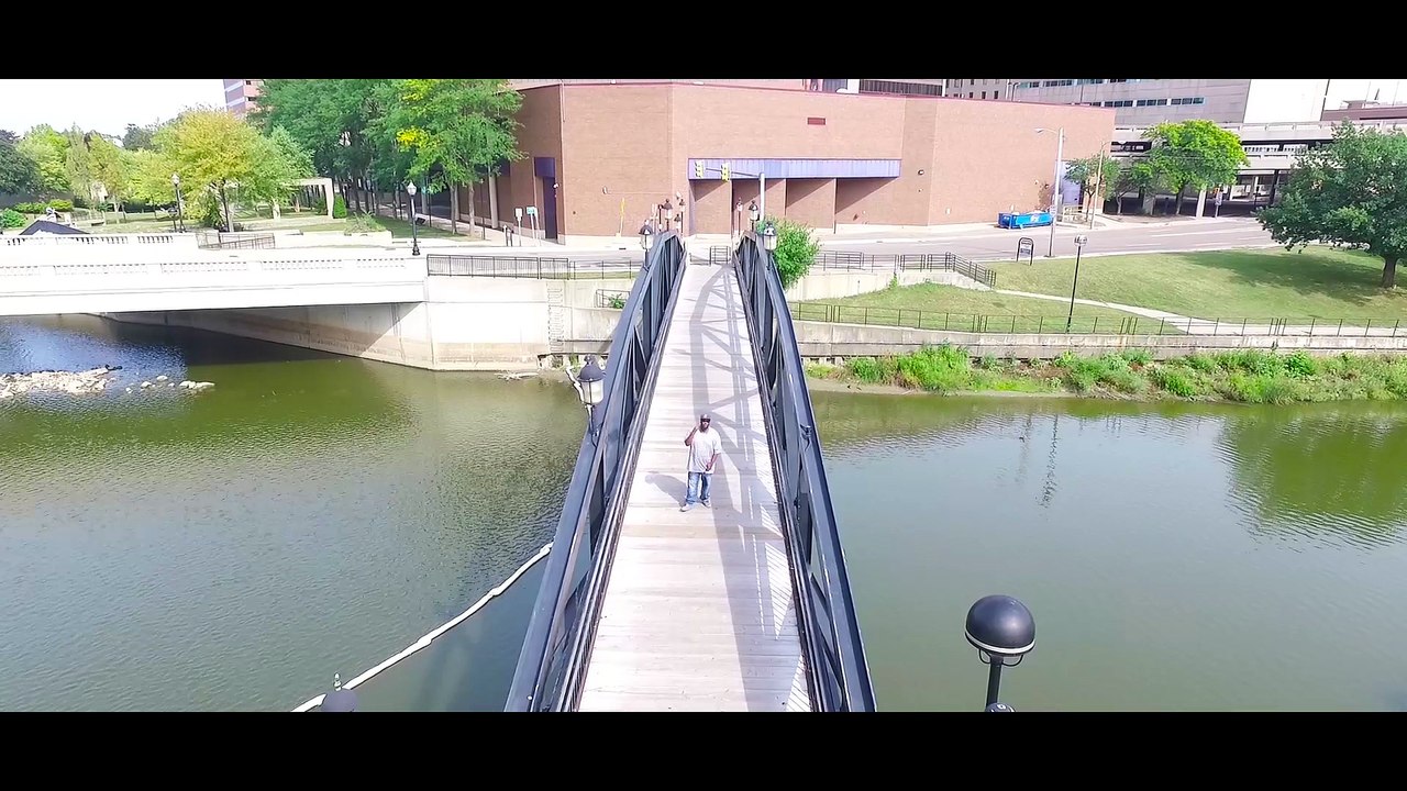 Big Blaze Don't Change(Official Music Video) - video Dailymotion