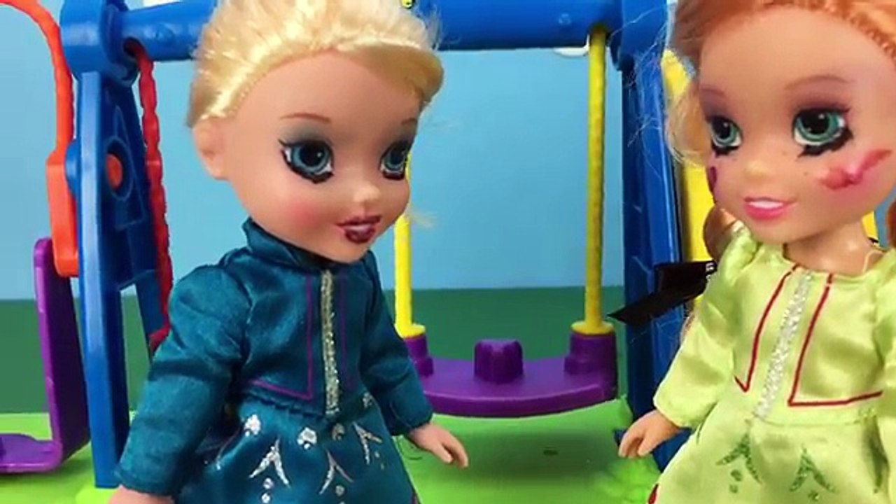 Frozen Elsa Toddler Eats a Chili Pepper! With Frozen Anna, Little ...