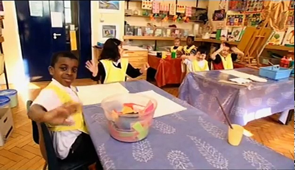 Mr Tumble Something Special | Colours | sign language | Cbeebies | BBC ...