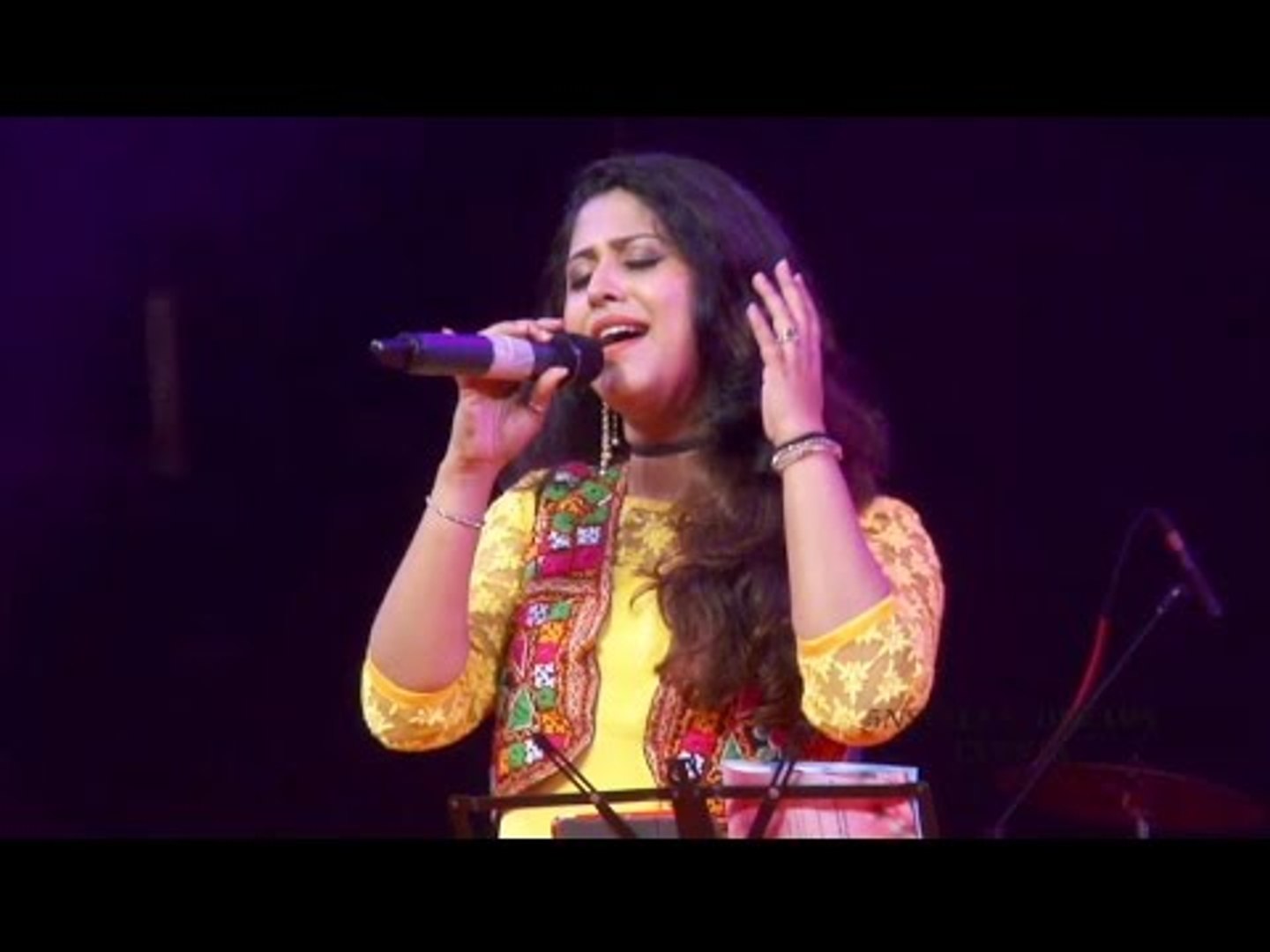 Singer Ranjini Jose Latest Hot Stills Photos Hd Images Pictures