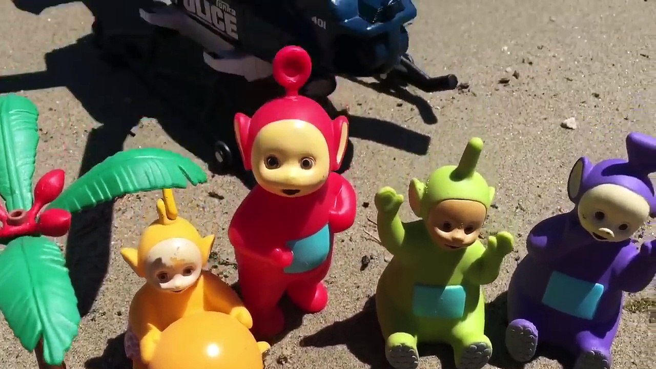 POLICE HELICOPTER on the Beach with TELETUBBIES TOYS and Learning for ...
