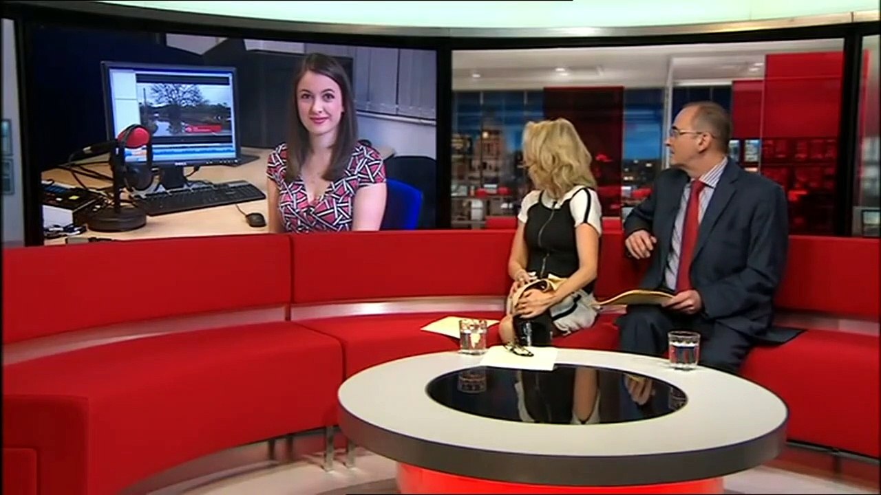 Beautiful One Armed British Weather Girl - Lucy Martin - video Dailymotion