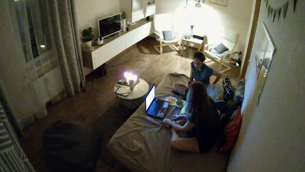 REAL LIFE CAM LINDA AND CARRIE 13112017 - Video Dailymotion