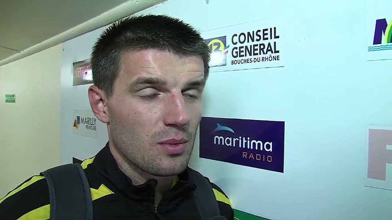 Boris Ponge milieu de terrain FC Martigues - Vidéo Dailymotion