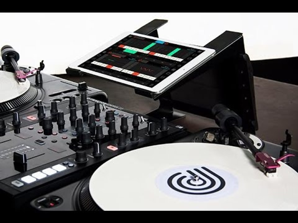 D.BEAM scratch routine using CONDUCTR 2, Traktor & Ableton Live iPad ...