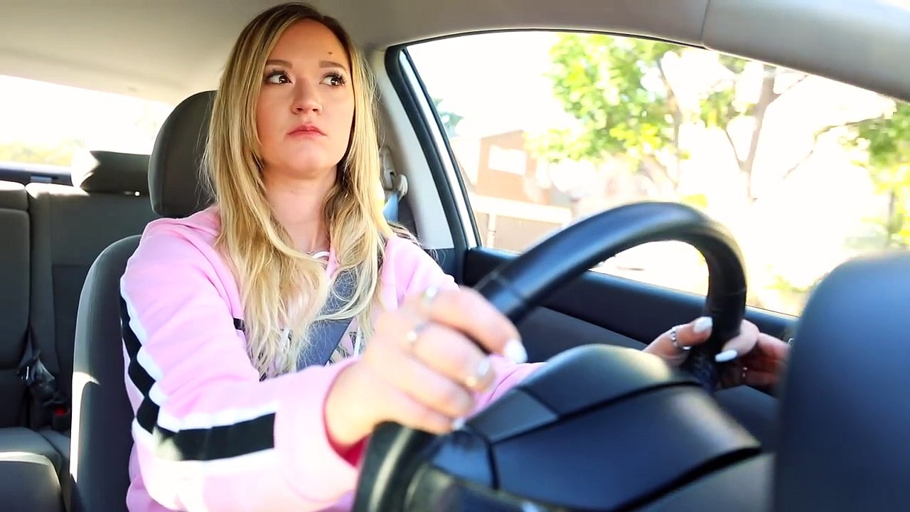 10 Things Everyone Does While Driving! - video Dailymotion