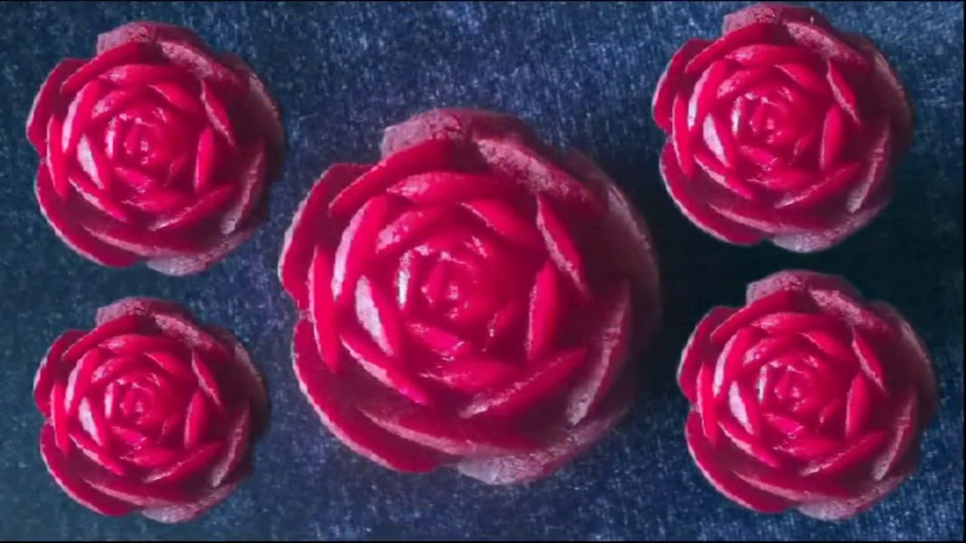 Vegetable Carving With Beetroot