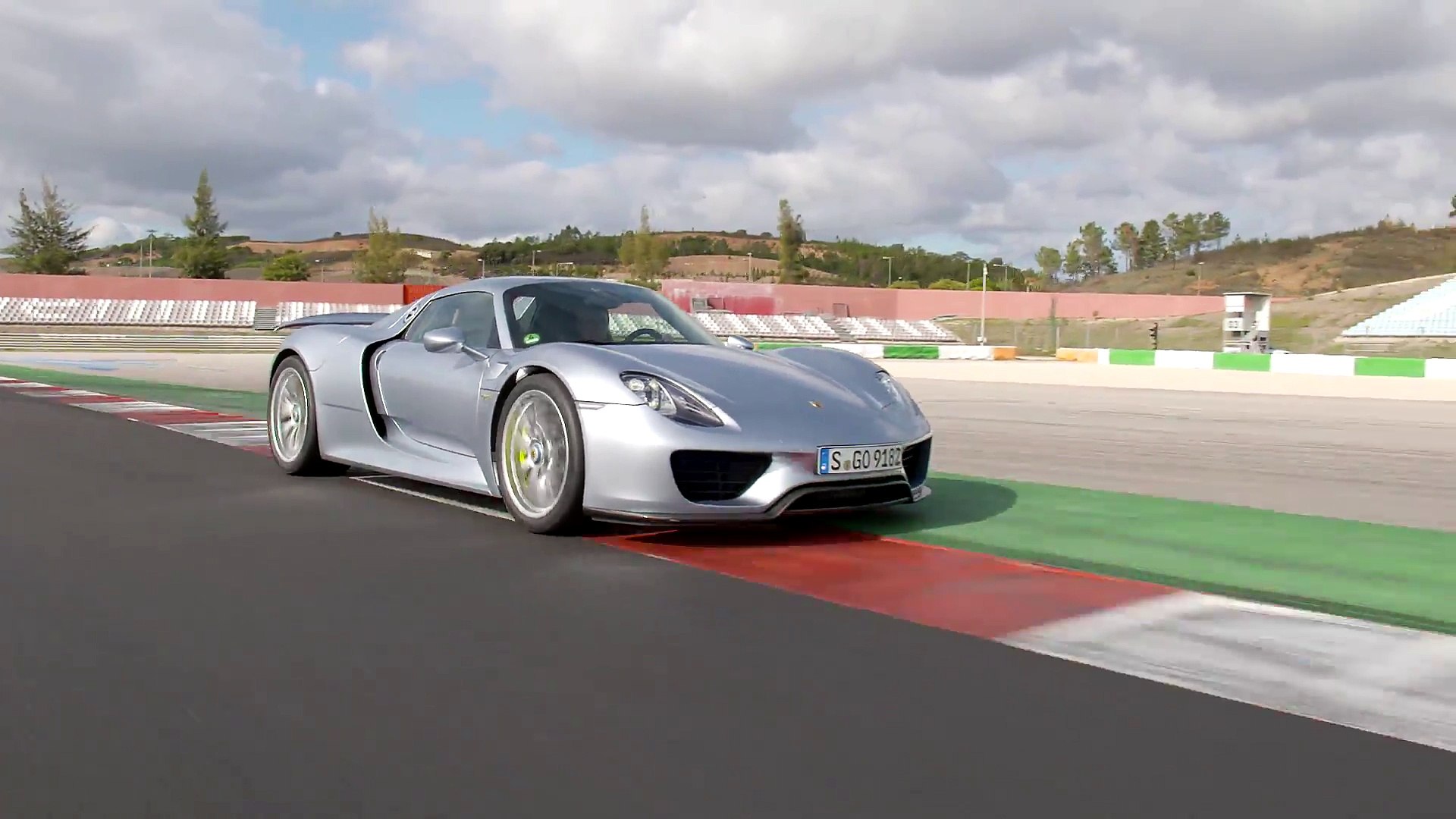 Porsche 918 Spyder Liquid Chrome