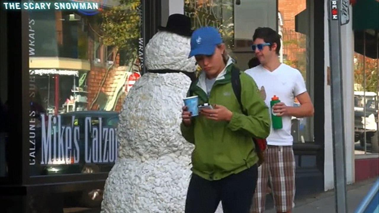 Funny Scary Snowman Hidden - Prank - video Dailymotion