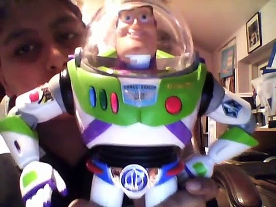 Toy Story Collection Buzz Lightyear Utility Belt Review - Vídeo Dailymotion