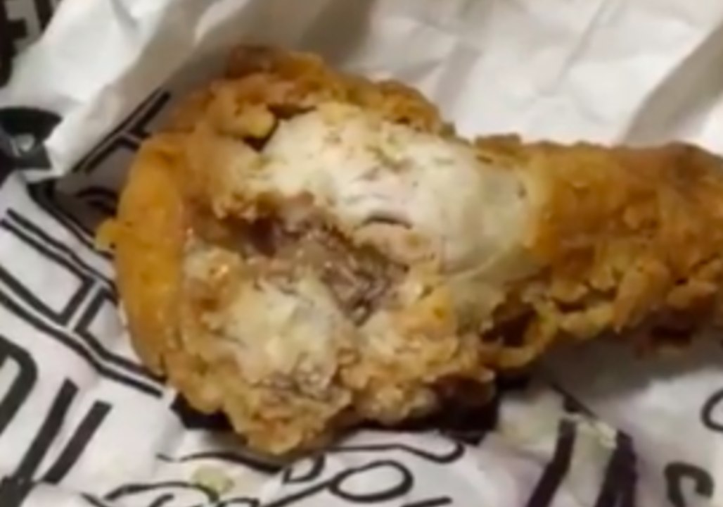 Maggots Wriggle Inside KFC Chicken Drumstick - video Dailymotion