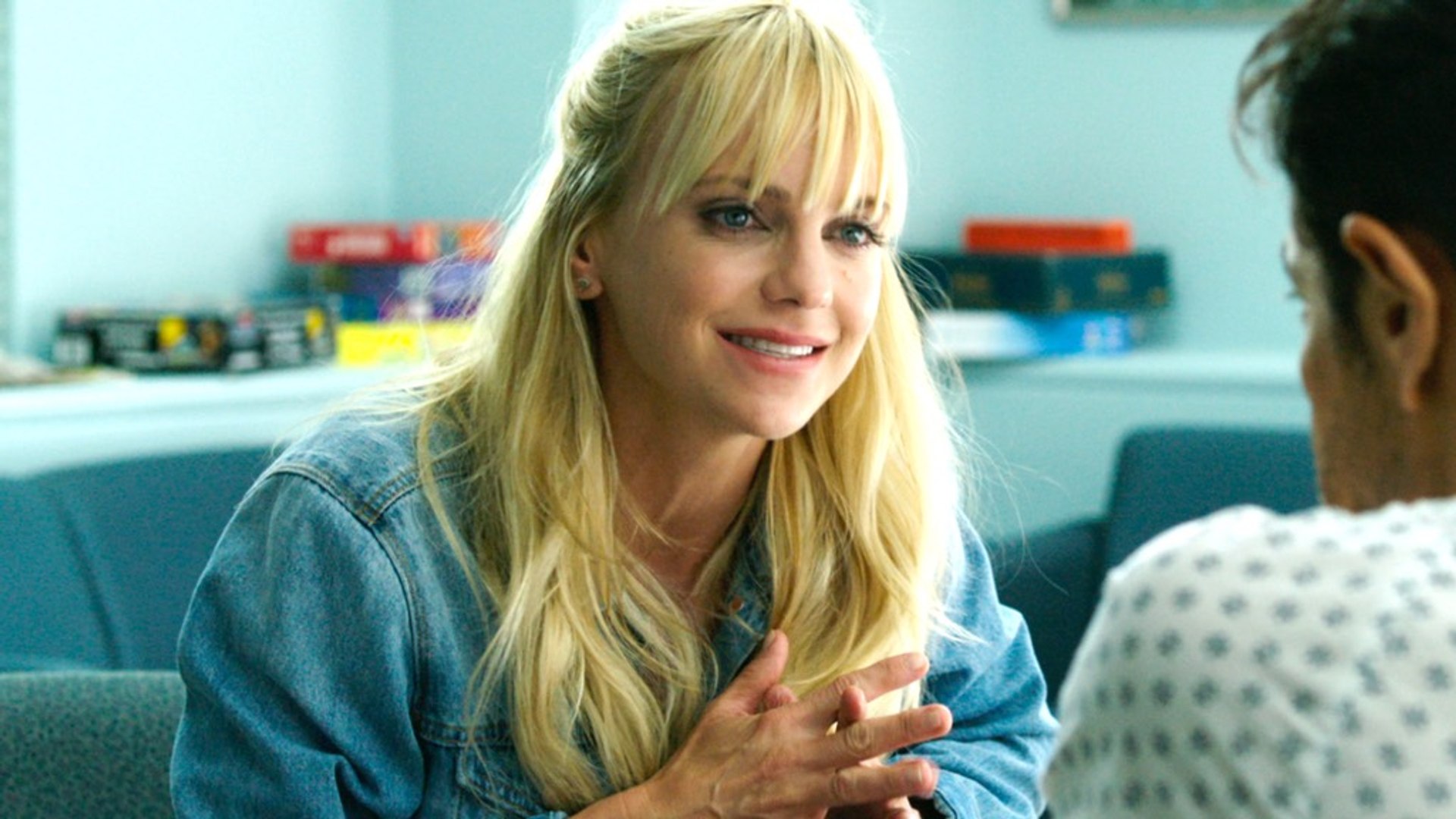 Anna Faris Film Spaventoso Anna Faris Can't Rescue Lazy 'Overboard'