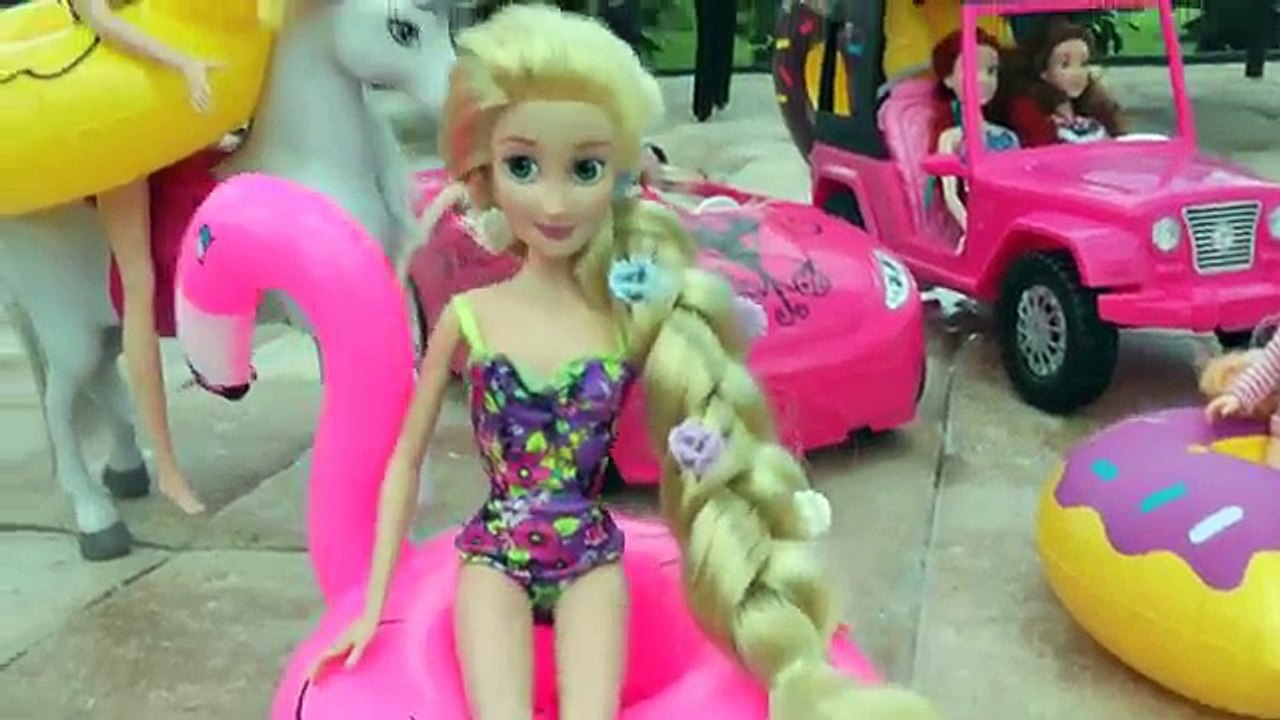 FLOATIES ! Elsa & Anna toddlers - Pool Party - Water fun Big float ...