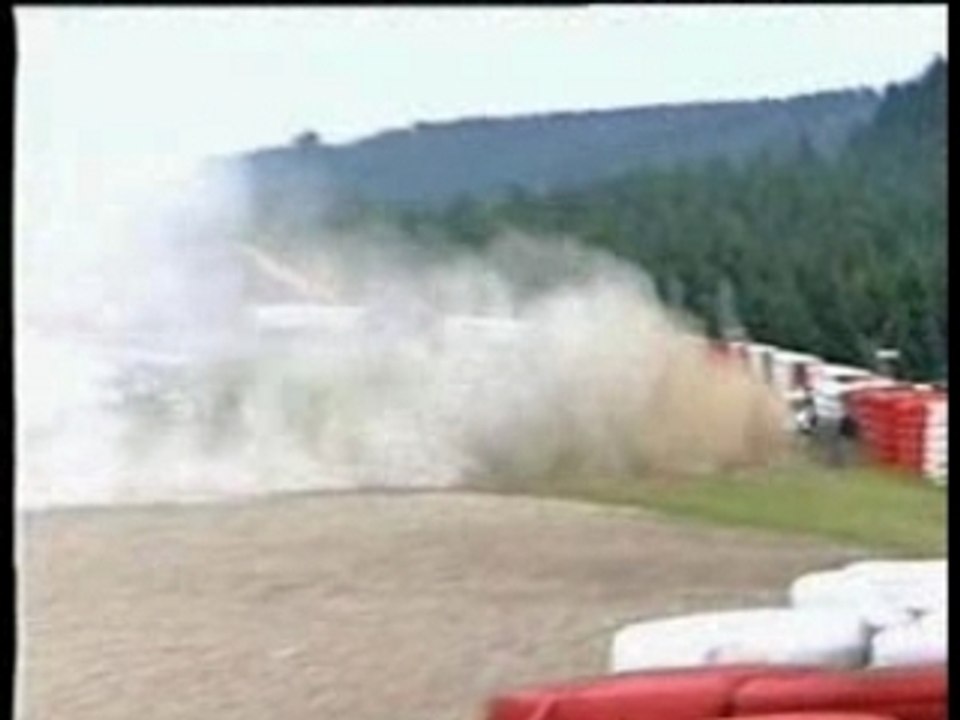 F1 2001 Burti & Irvine Crash Spa - Vidéo Dailymotion