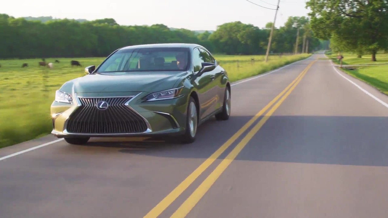 The new Lexus ES 300H in Sunlight Green Driving Video - video Dailymotion