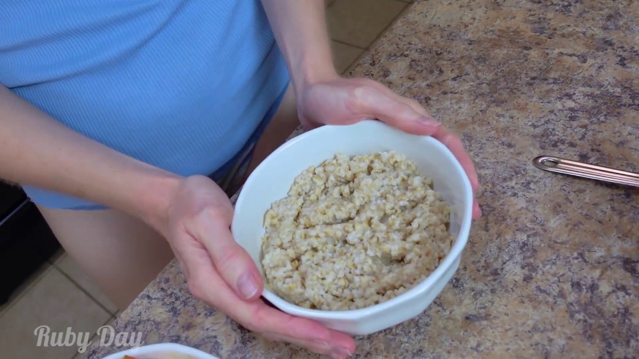 My Healthy Morning Routine _ Yoga, Vegan Breakfast - Ruby Day - video ...