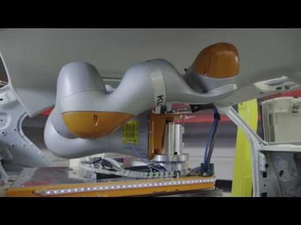 Mercedes-Benz Industrie 4.0 Robot on board - Human Robot Cooperation ...