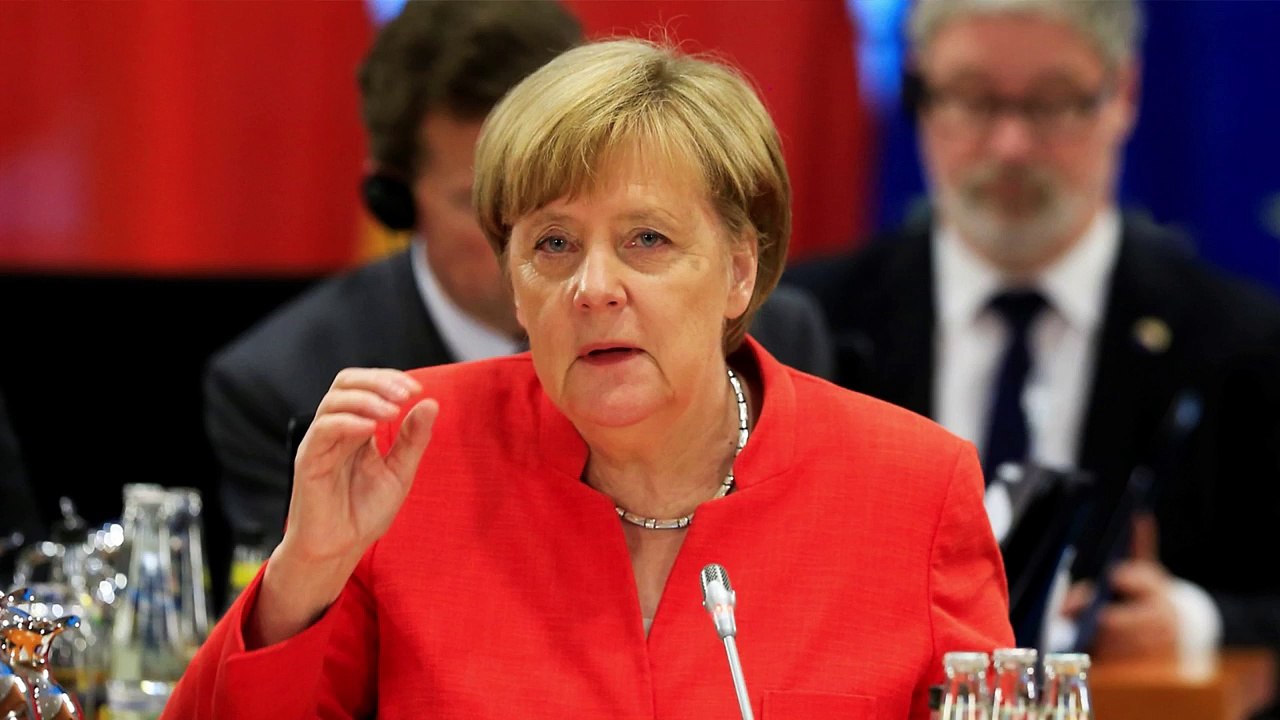 La sévère diatribe de Marion Maréchal contre Merkel et Macron - Vidéo ...