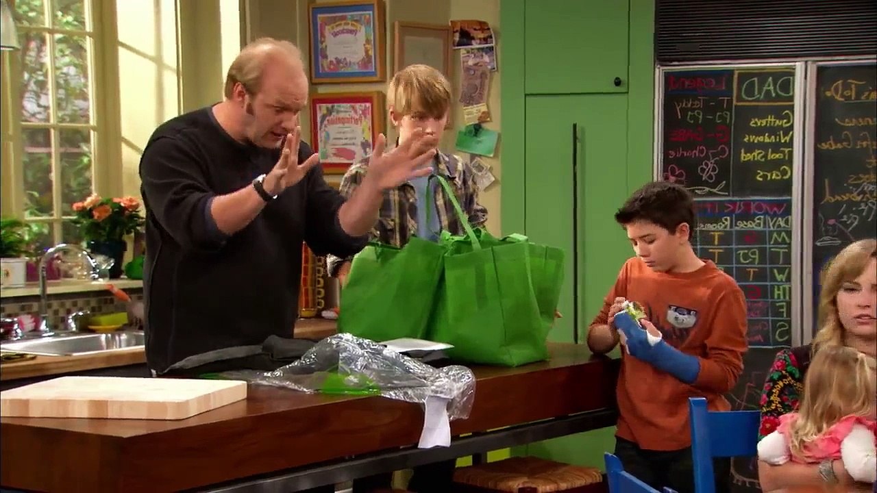 Good Luck Charlie S02E06 A Larp İn The Park - video Dailymotion