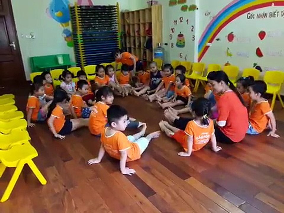 The Hokey Pokey Shake | Kids Dance Song | Super Simple Songs - video ...