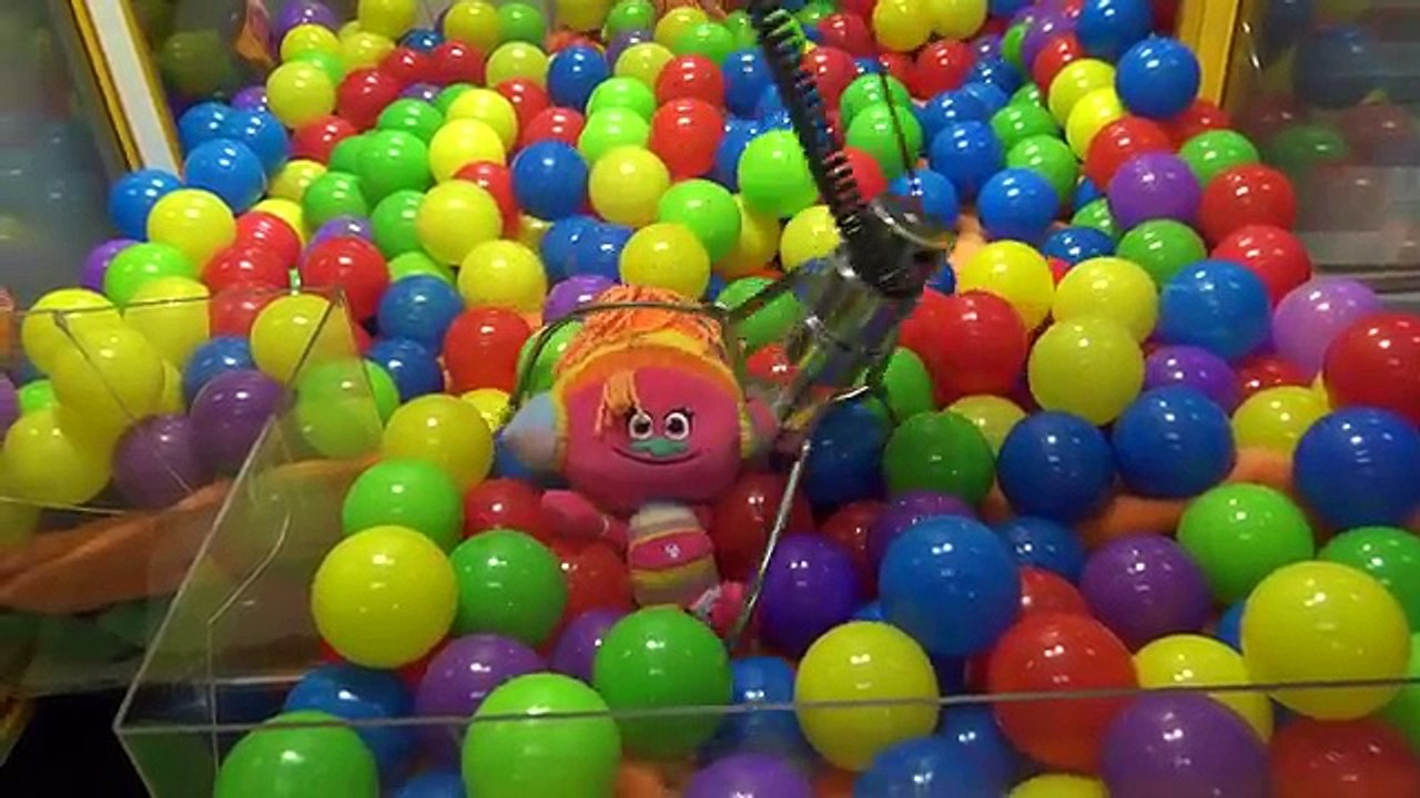 ★Trolls Movie Plush Claw Machine Wins!! Trolls Arcade Crane Game ...