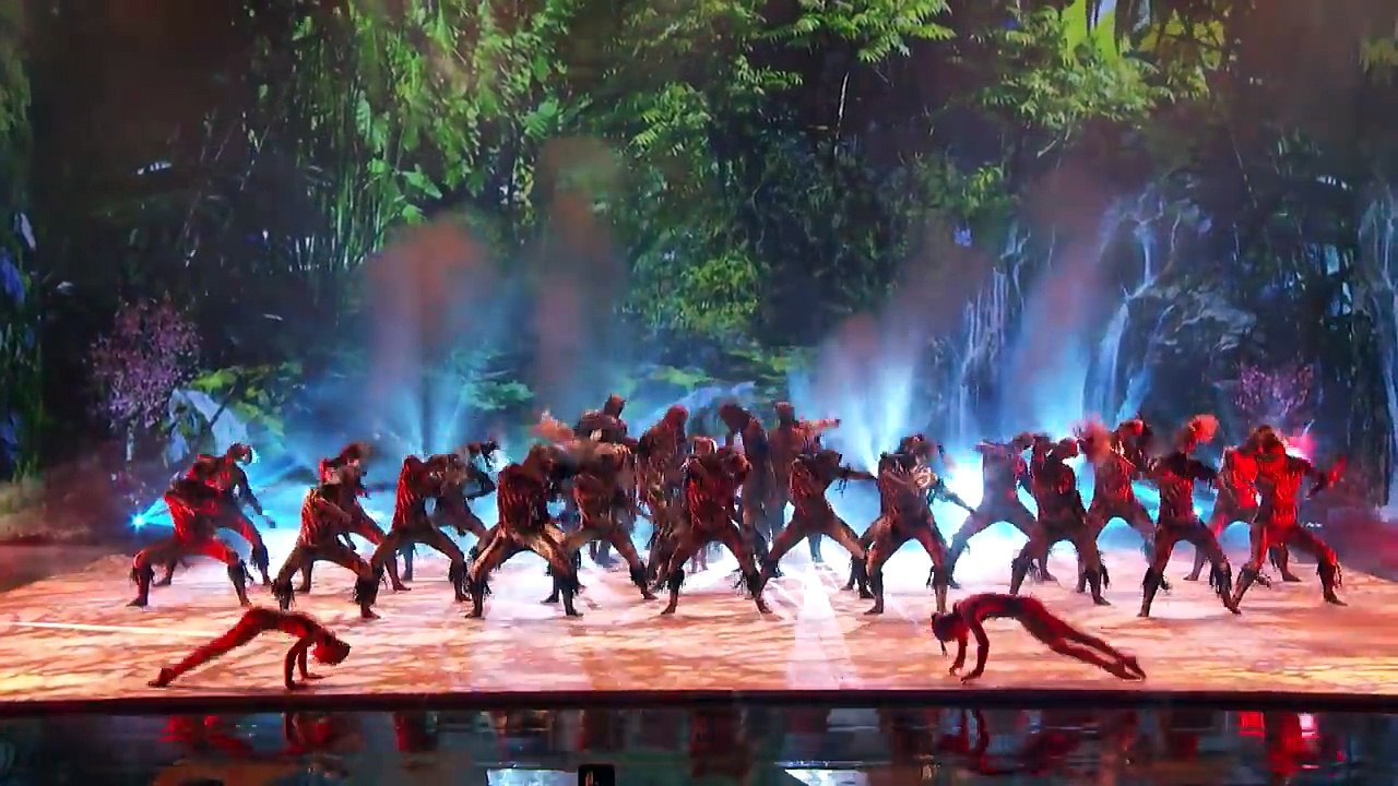 Zurcaroh: Massive Aerial Dance Act Delivers Incredible Flips On Stage ...