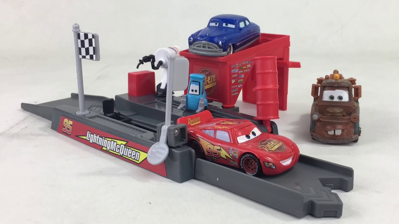 Disney Pixar Cars Piston Cup Pit Stop Play & Race Launcher Story Set Lightning || Keith's Toy ...