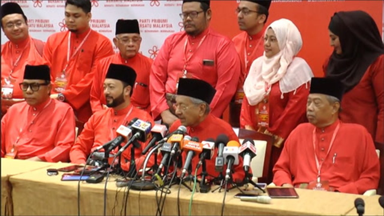 Dr M: Anwar is 'comfortable' that he will succeed me - video Dailymotion