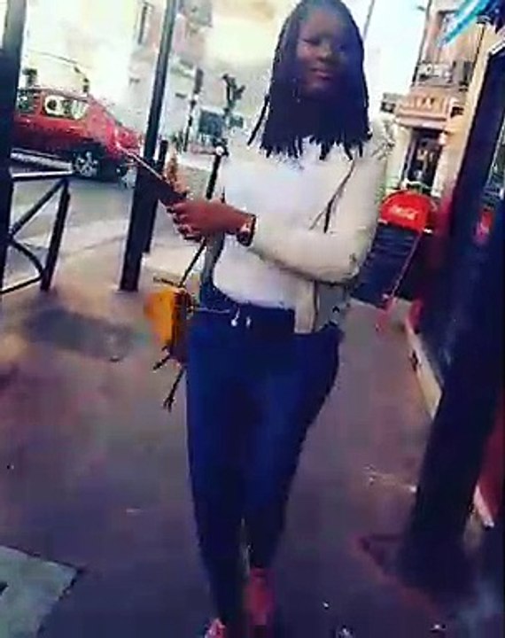 Cette Fille Aux Formes Généreuses Est La Belle Soeur De Fama Thioune