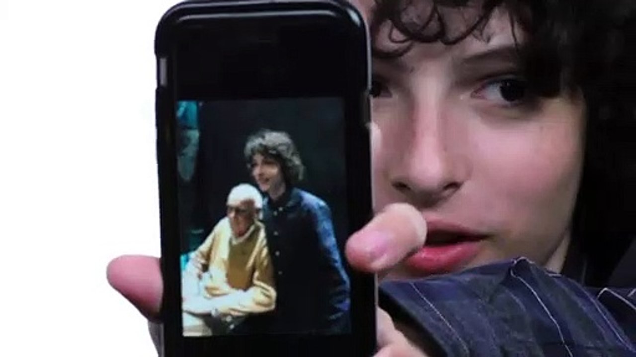 Stranger Things Cast Show Us The Last Thing On Their Phones Wired