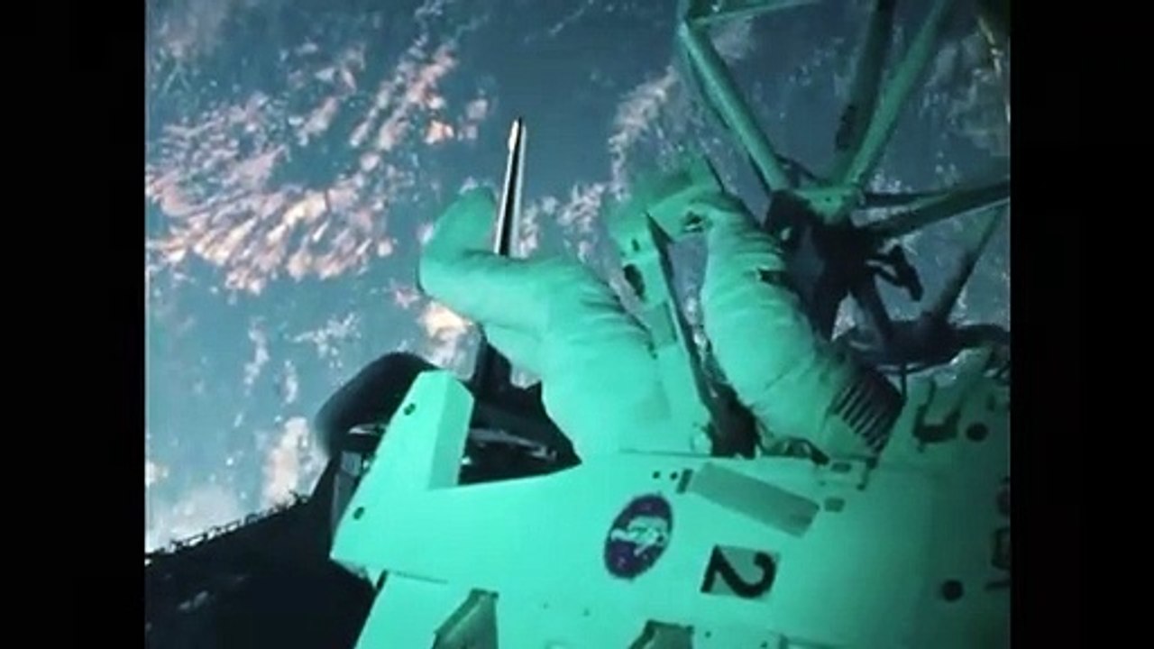 Astronauts use Propeller Backpacks in the SPACE WALKS of before - video ...